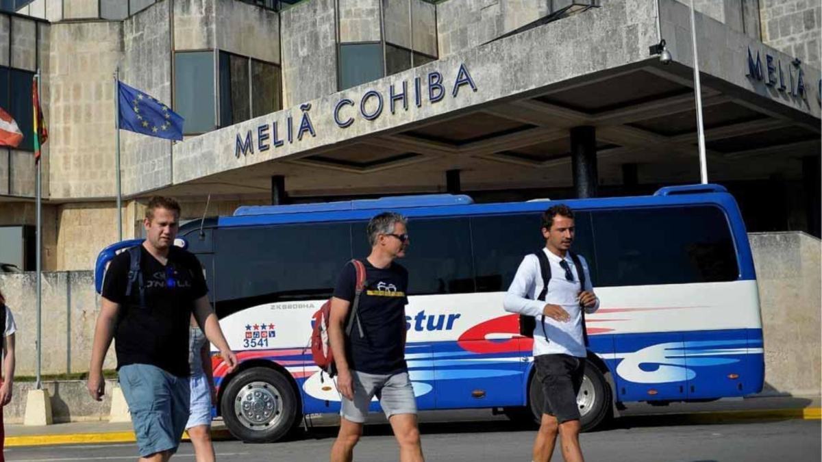 Iberostar y Meliá insisten en Cuba pese al desastre turístico