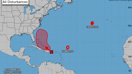 Tormenta tropical Humberto avanza en el Atlántico y otra onda amenaza al Caribe