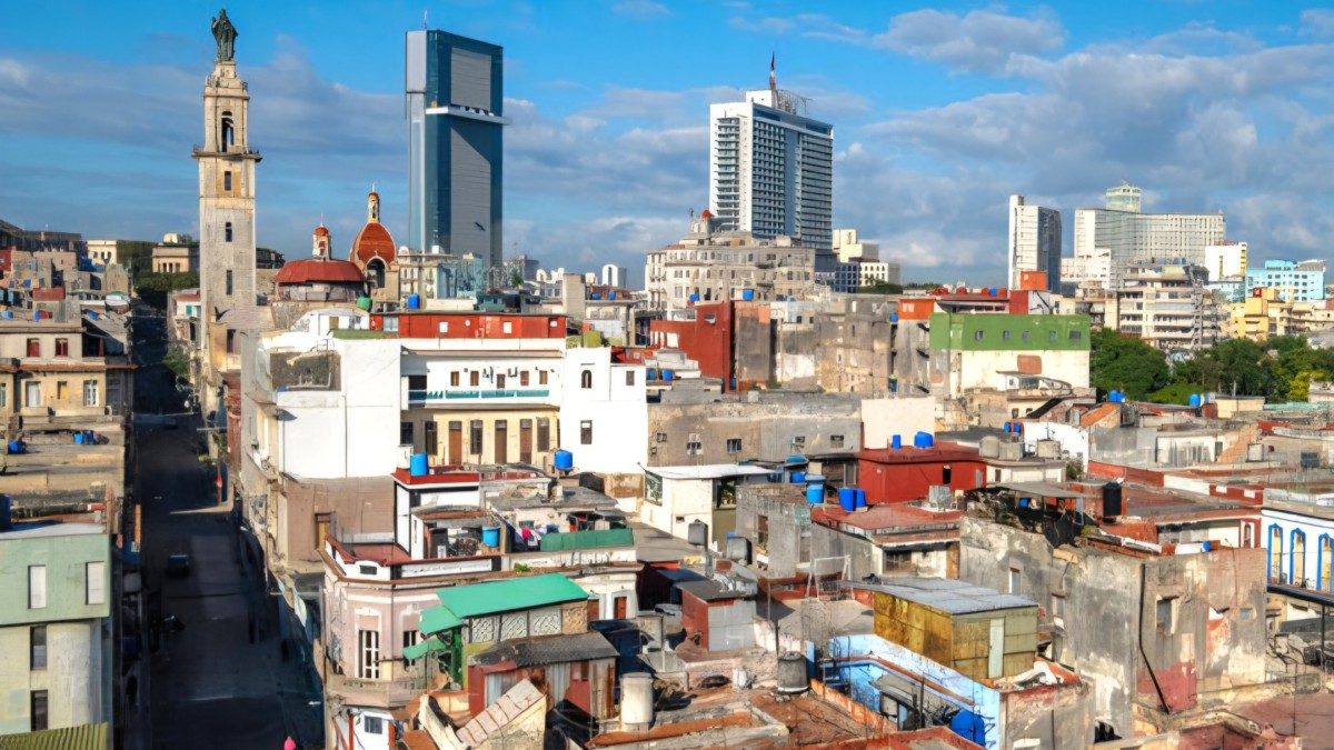 Más locales estatales de La Habana salen a licitación para ...