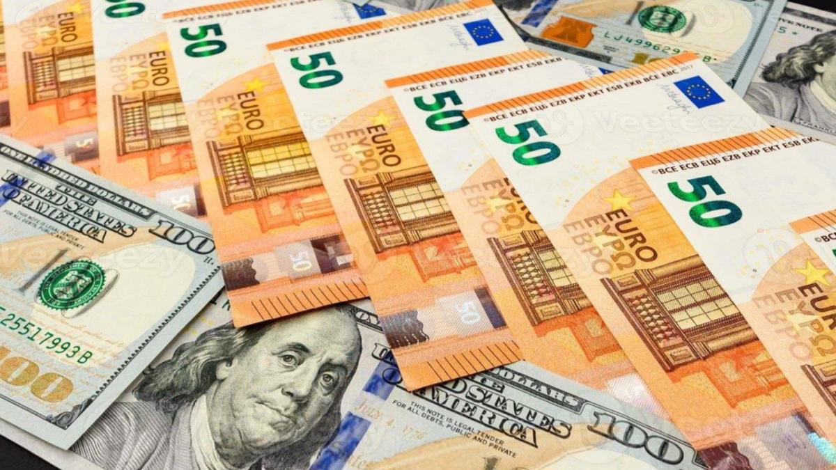 Precio del dólar y el euro según la tasa de cambio informal hoy en Cuba